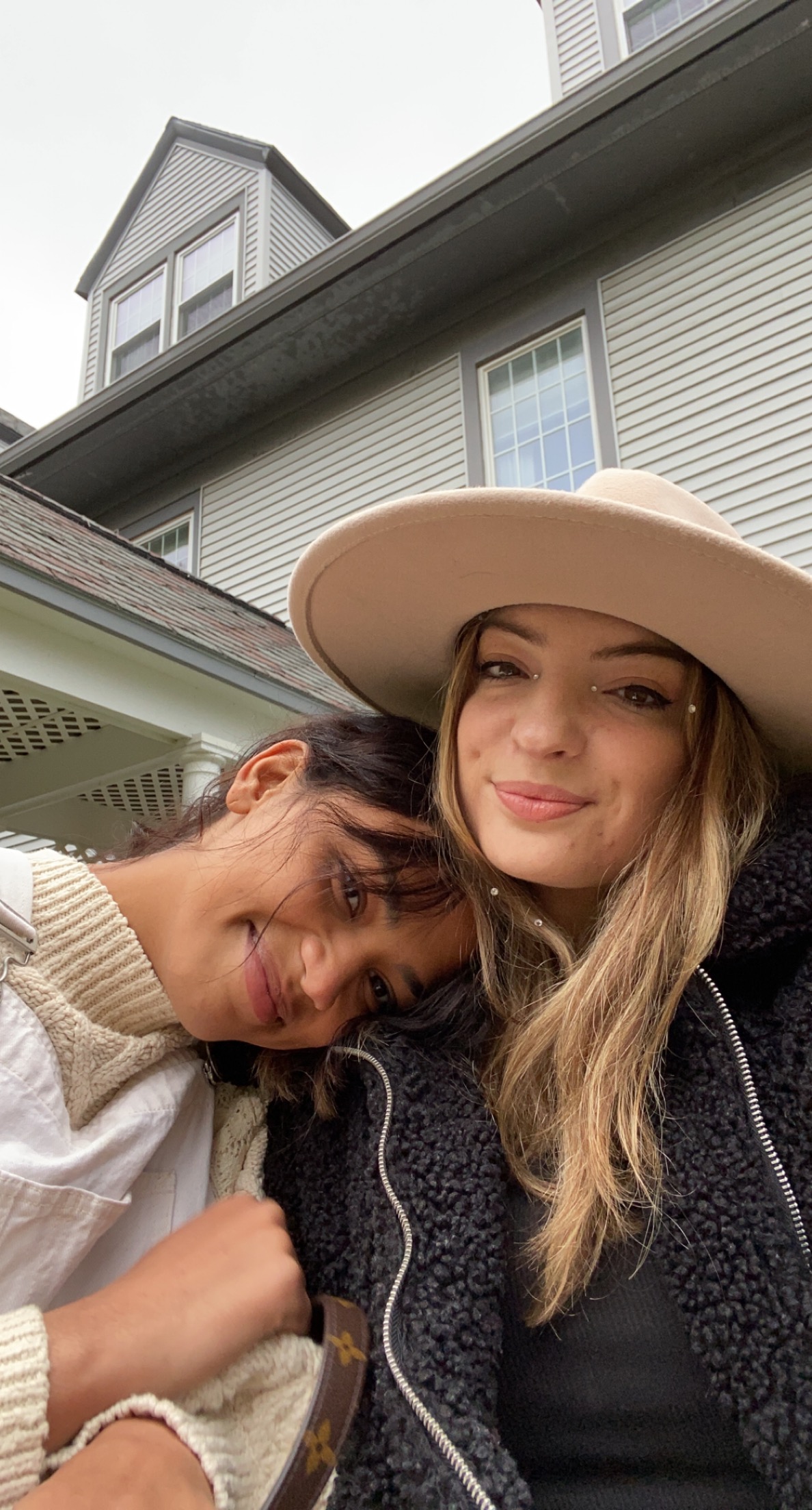 Go With Your Best Friends To Vermont - Ms Taylor Phillips